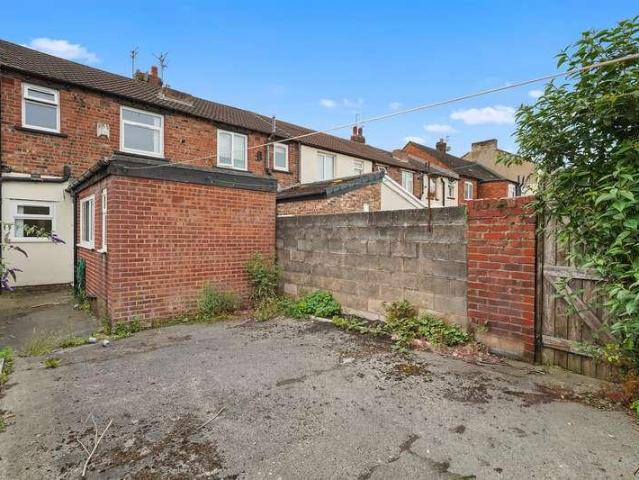 2 bed house for sale