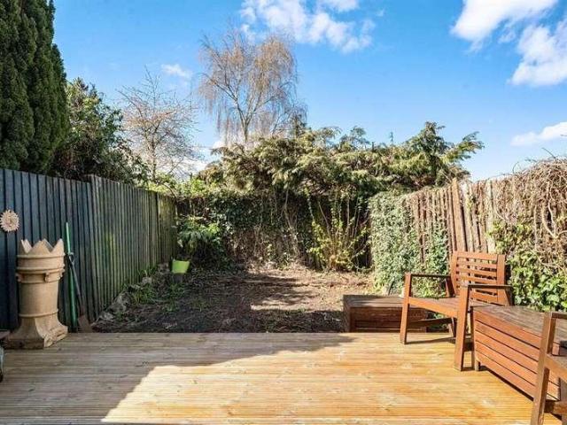 2 bed house for sale