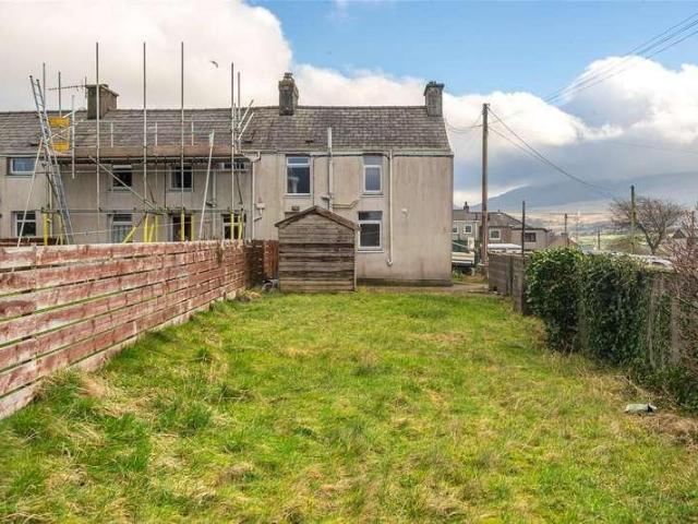 2 bed house for sale