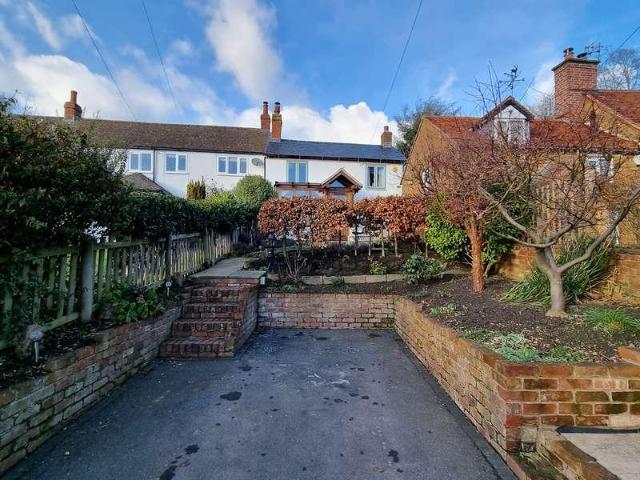 2 bed house for sale