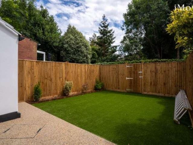 2 bed house for sale