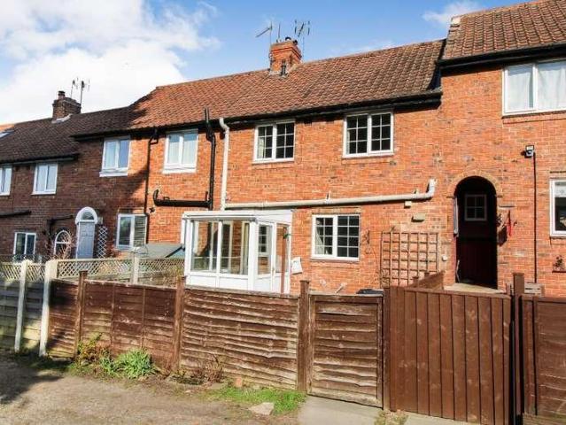 2 bed house for sale