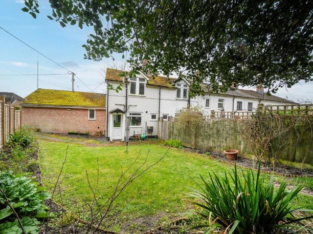 2 bed house for sale