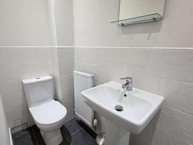 2 bed house for sale