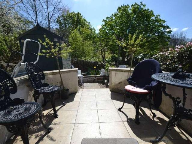 2 bed house for sale