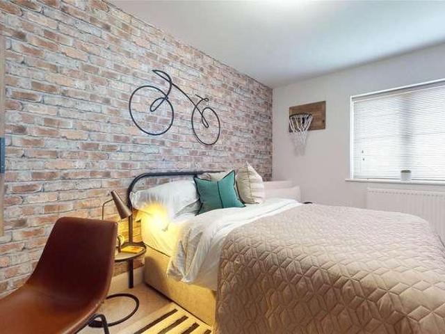 2 bed house for sale