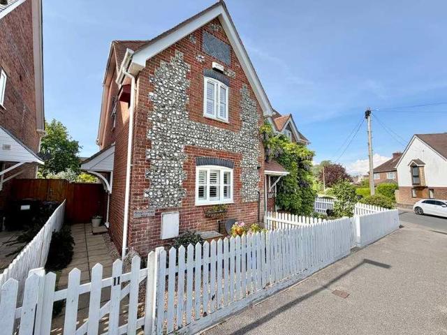 2 bed house for sale