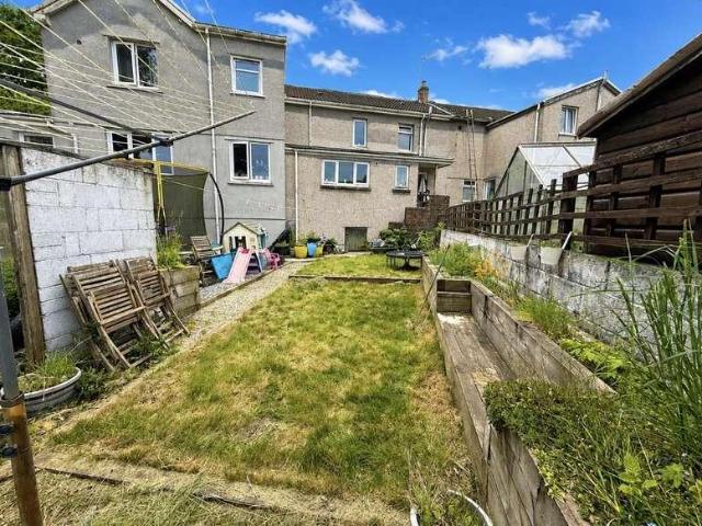 2 bed house for sale