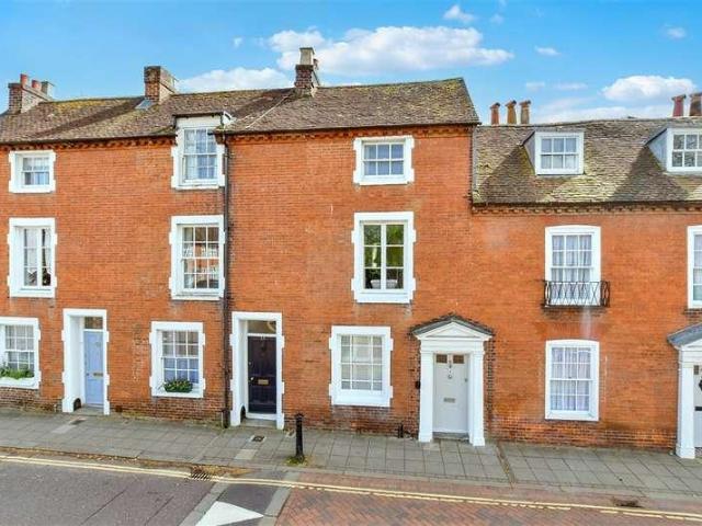 2 bed house for sale