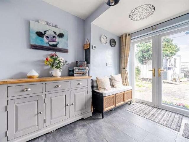 2 bed house for sale