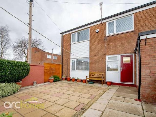 2 bed house for sale