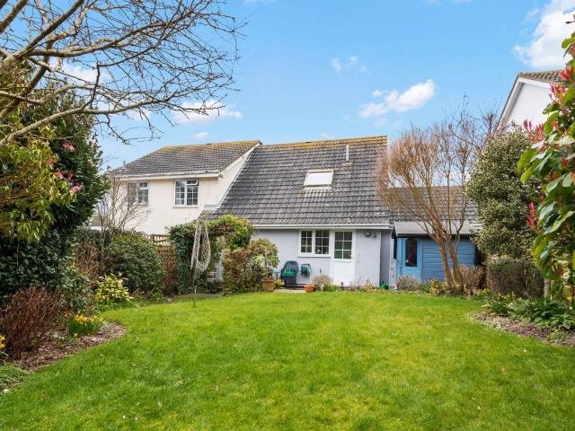 2 bed house for sale