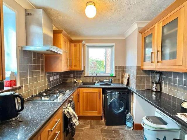 2 bed house for sale