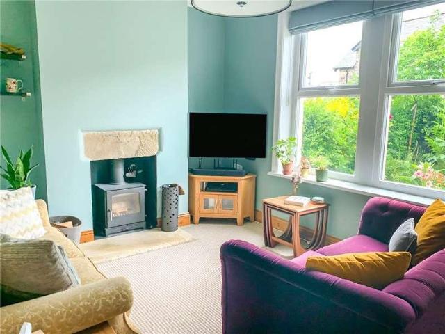2 bed house for sale