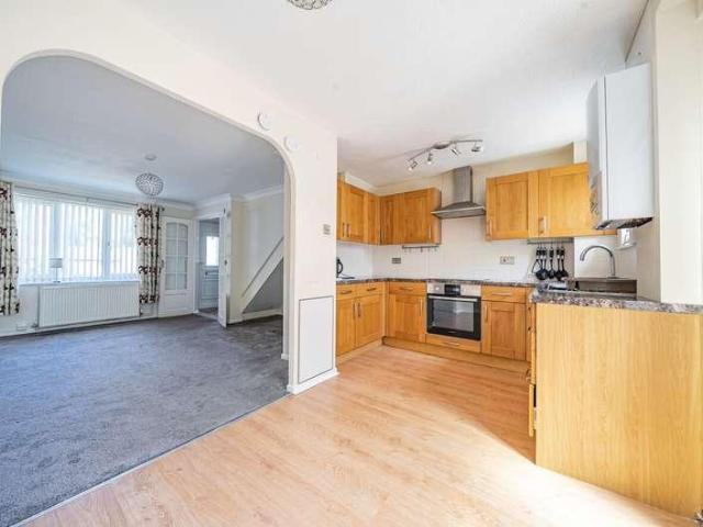 2 bed house for sale