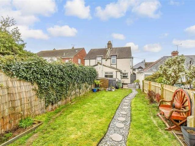2 bed house for sale