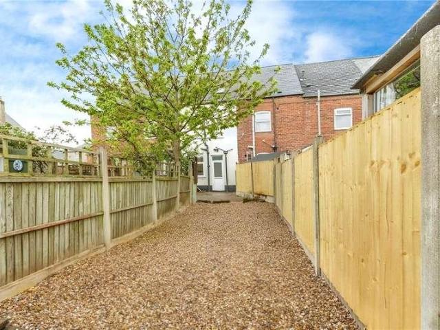 2 bed house for sale