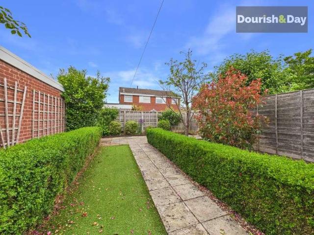 2 bed house for sale