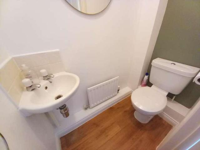 2 bed house for sale