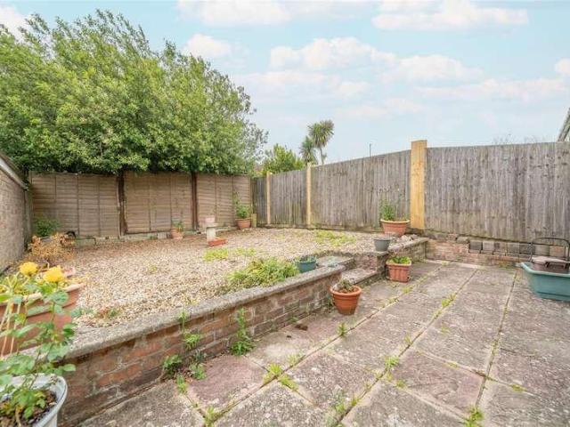 2 bed house for sale