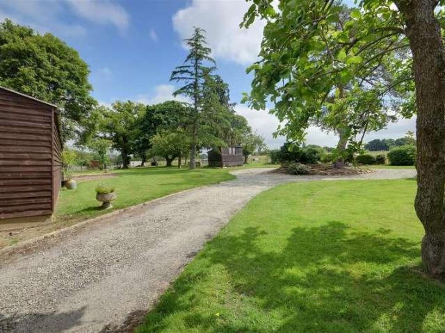 2 bed house for sale
