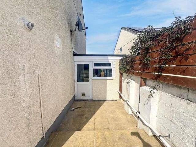 2 bed house for sale