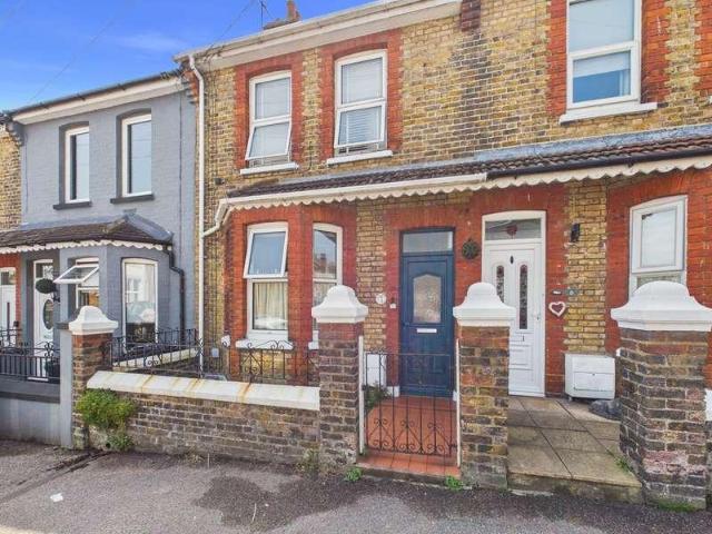 2 bed house for sale