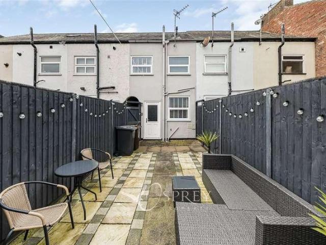 2 bed house for sale