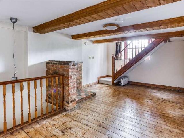 2 bed house for sale