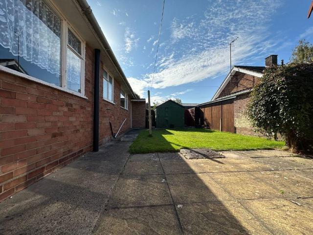 2 bed house for sale