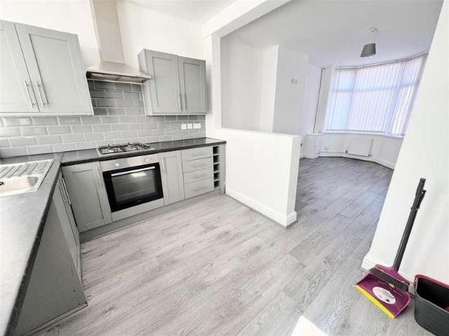 2 bed house for sale