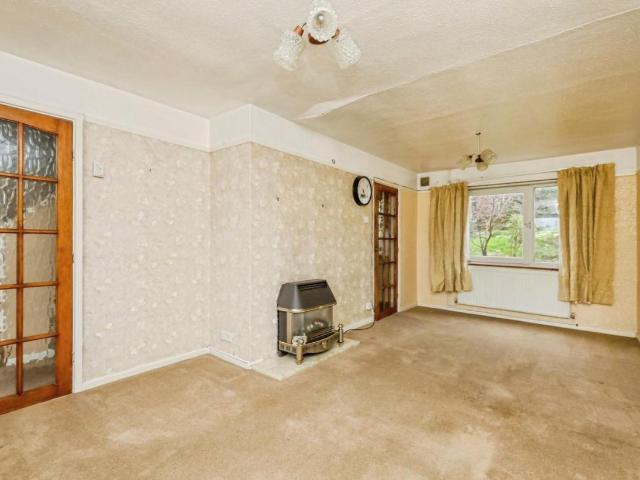 2 bed house for sale