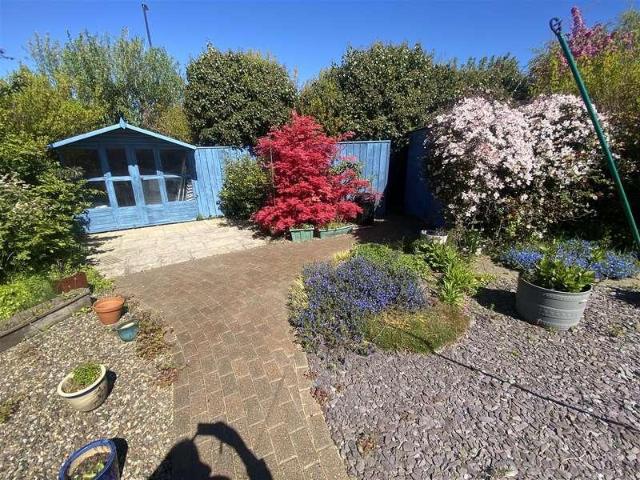 2 bed house for sale