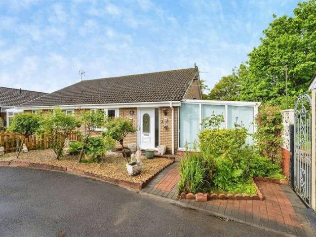 2 bed house for sale