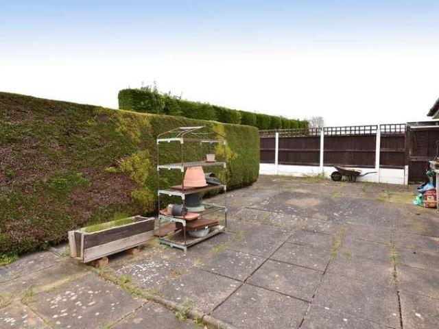 2 bed house for sale
