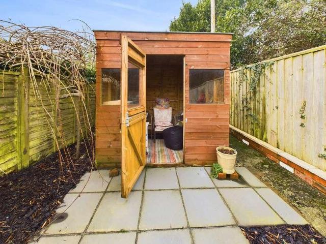 2 bed house for sale