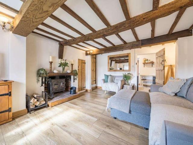 2 bed house for sale