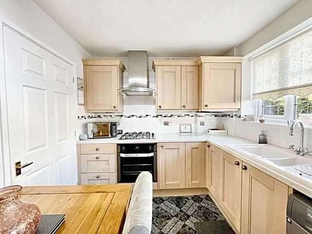2 bed house for sale