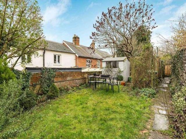 2 bed house for sale