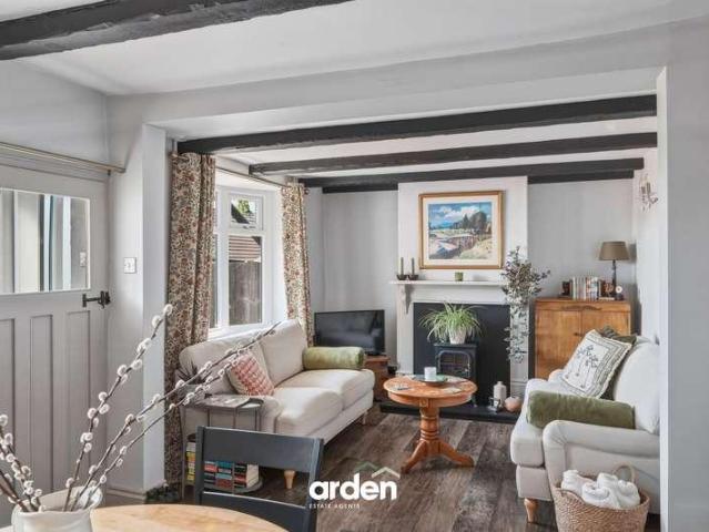 2 bed house for sale