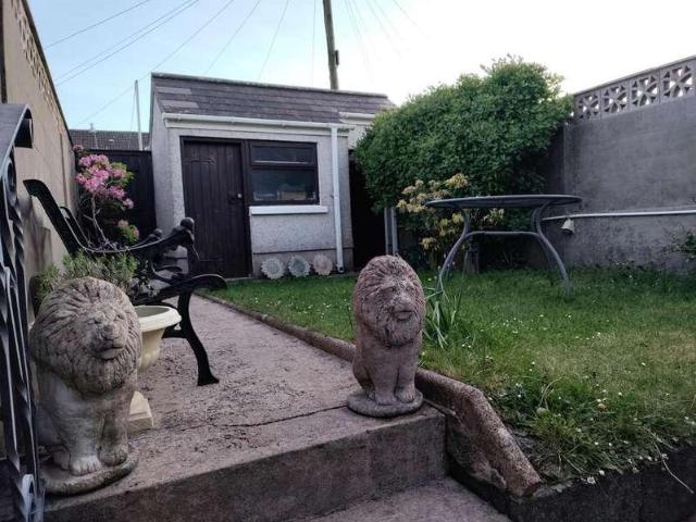 2 bed house for sale