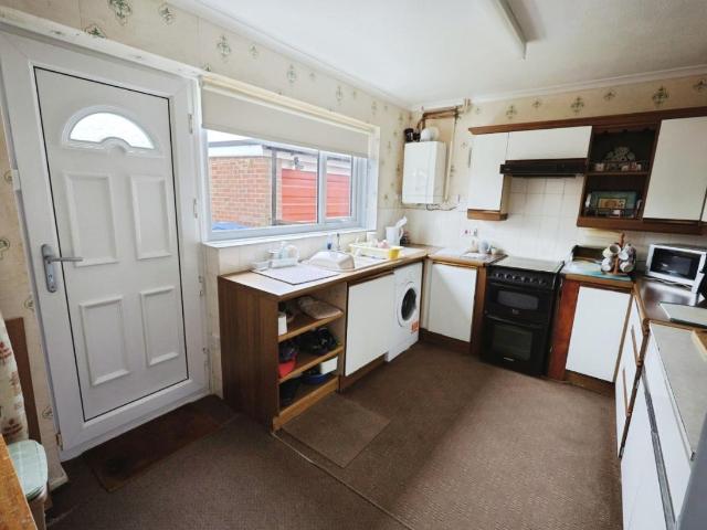 2 bed house for sale