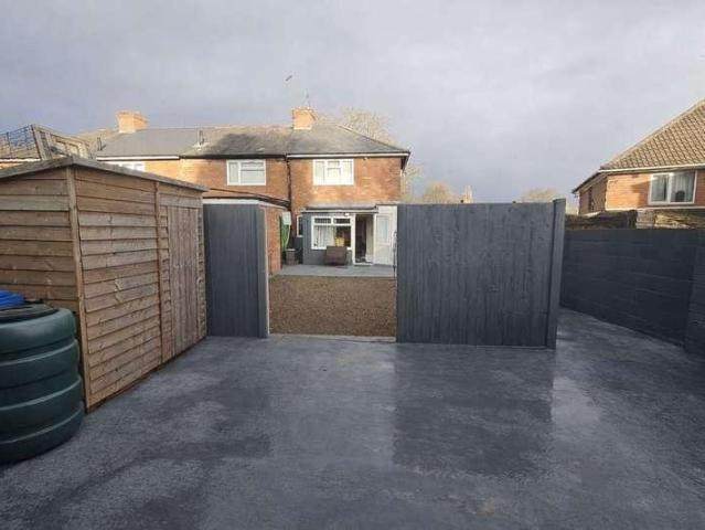 2 bed house for sale
