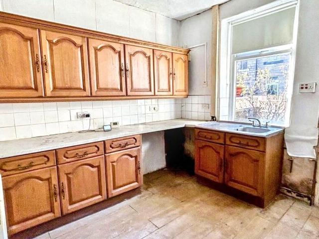 2 bed house for sale