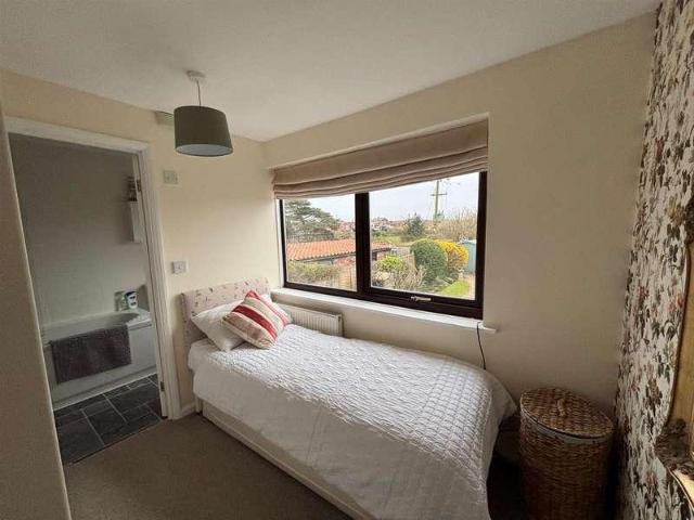 2 bed house for sale