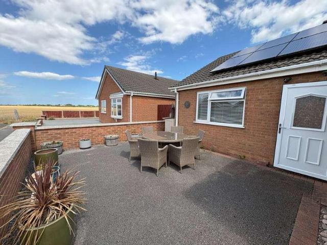 2 bed house for sale