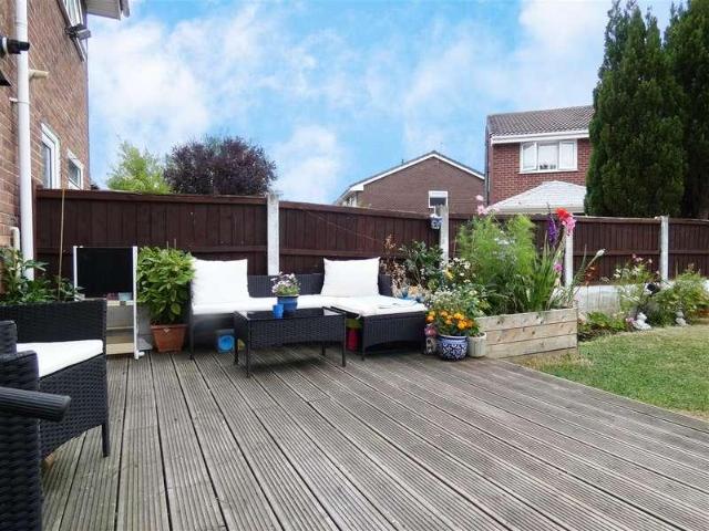 2 bed house for sale