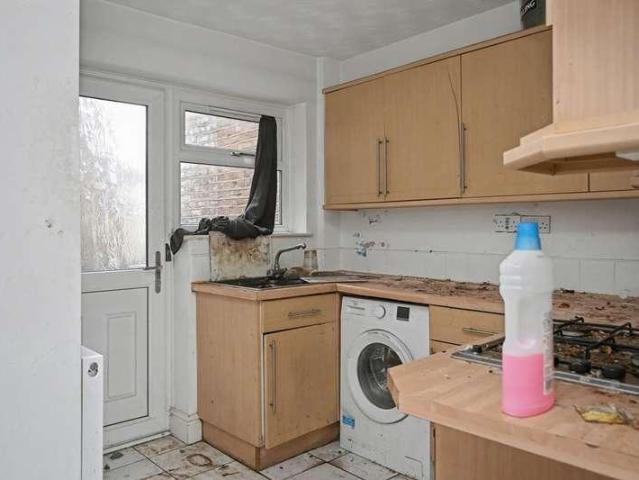 2 bed house for sale