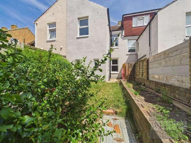 2 bed house for sale