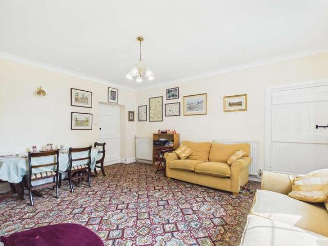 2 bed house for sale